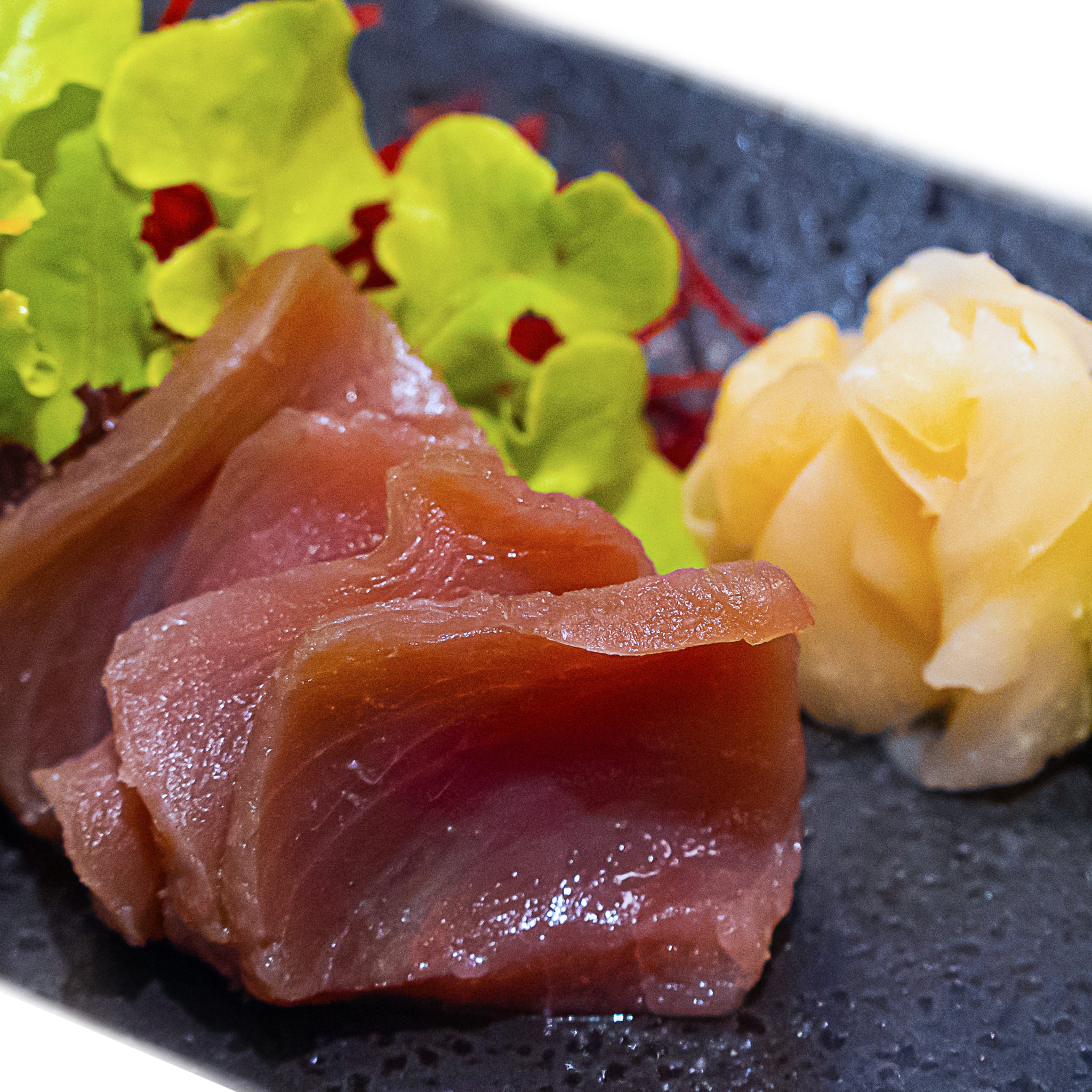Tuna sashimi (4pcs) - On The Go Eshop | A New Culinary Experience